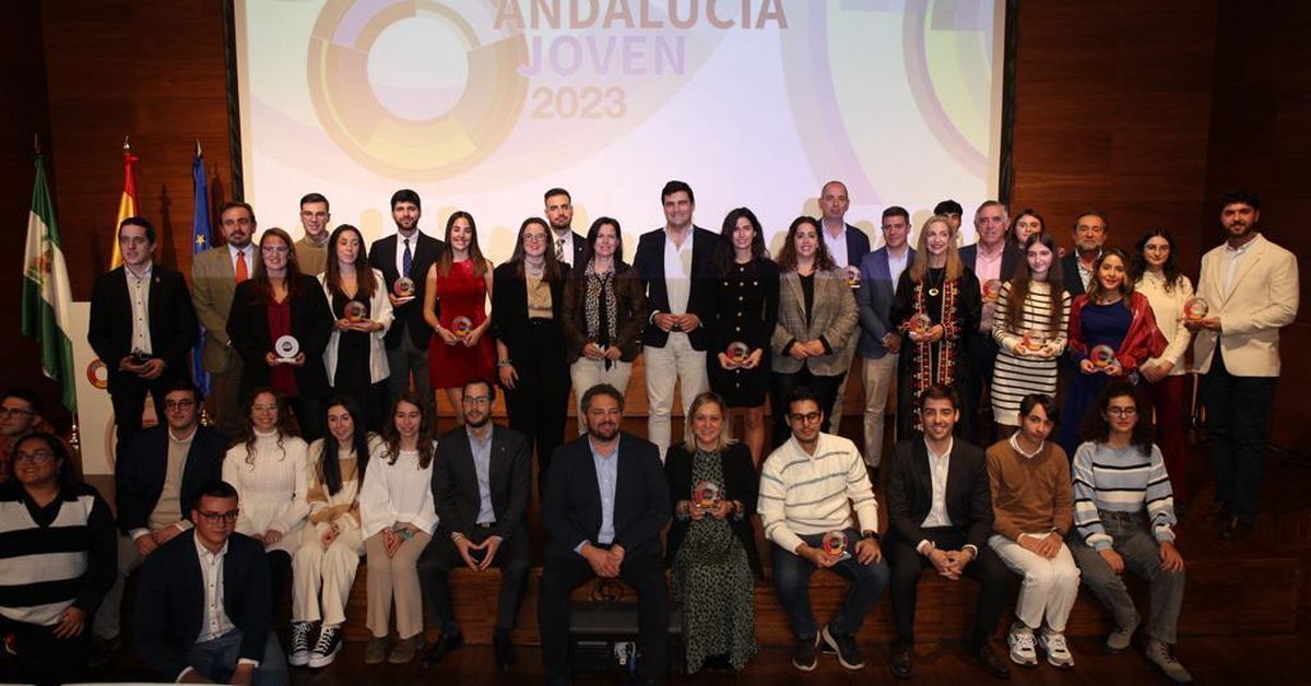 El granadino Carlos Garach Benito y la Joven Academia, premios ...