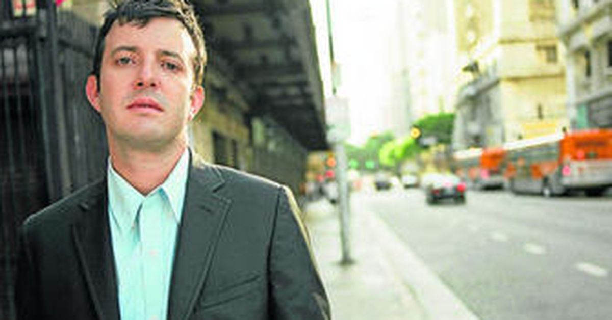 Harper Simon, un talento tras la estela de su padre en su álbum de debut