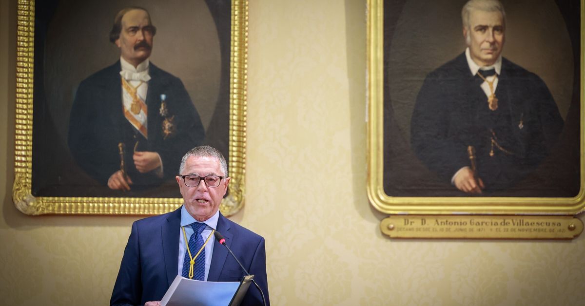 El cirujano Carlos Pera, uno de los pioneros de los trasplantes en ...