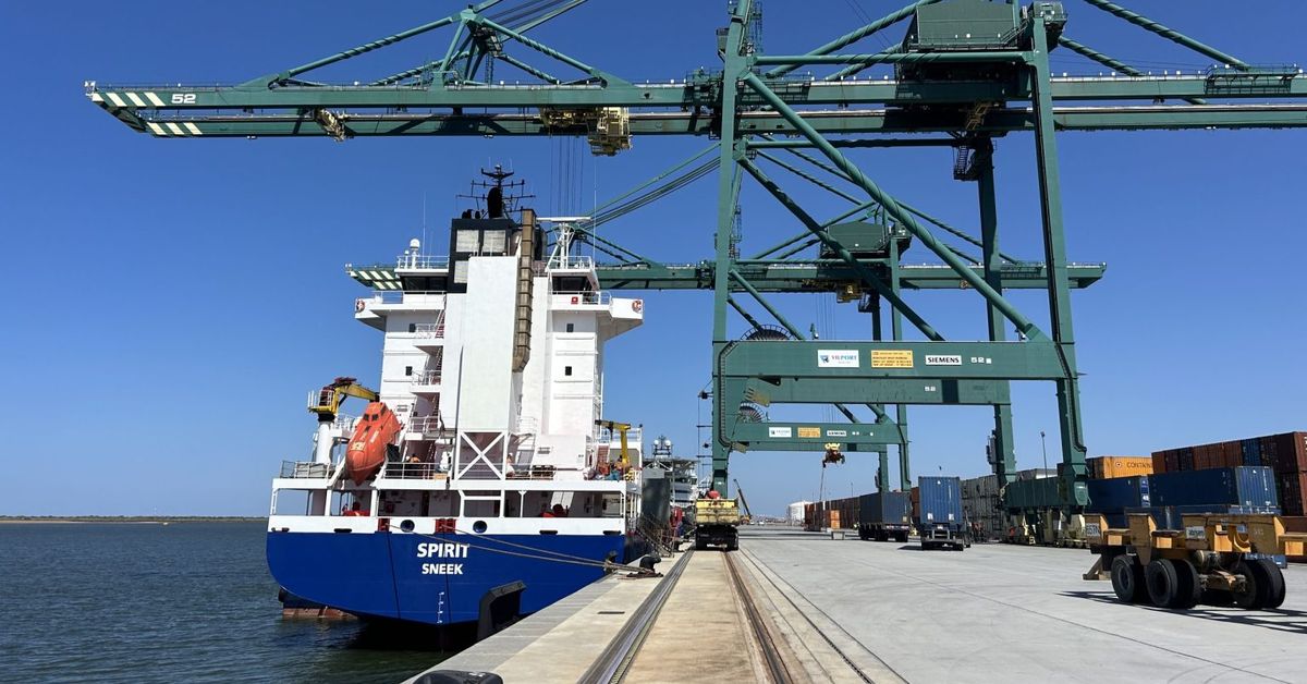 El Puerto de Huelva refuerza su conexión con Canarias con una nueva ...