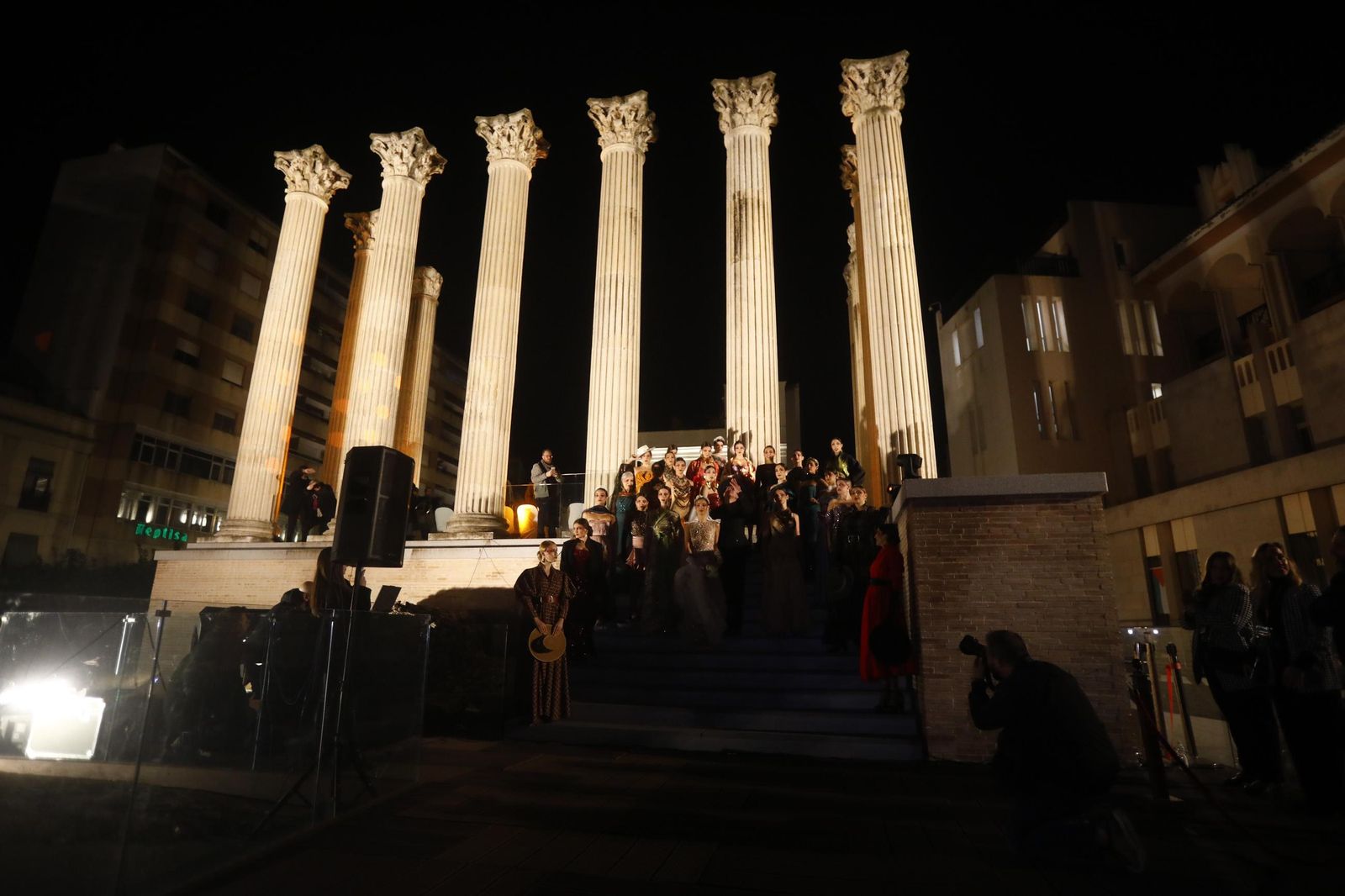 Las mejores imágenes del desfile de Mancini Costura en el Templo Romano de Córdoba