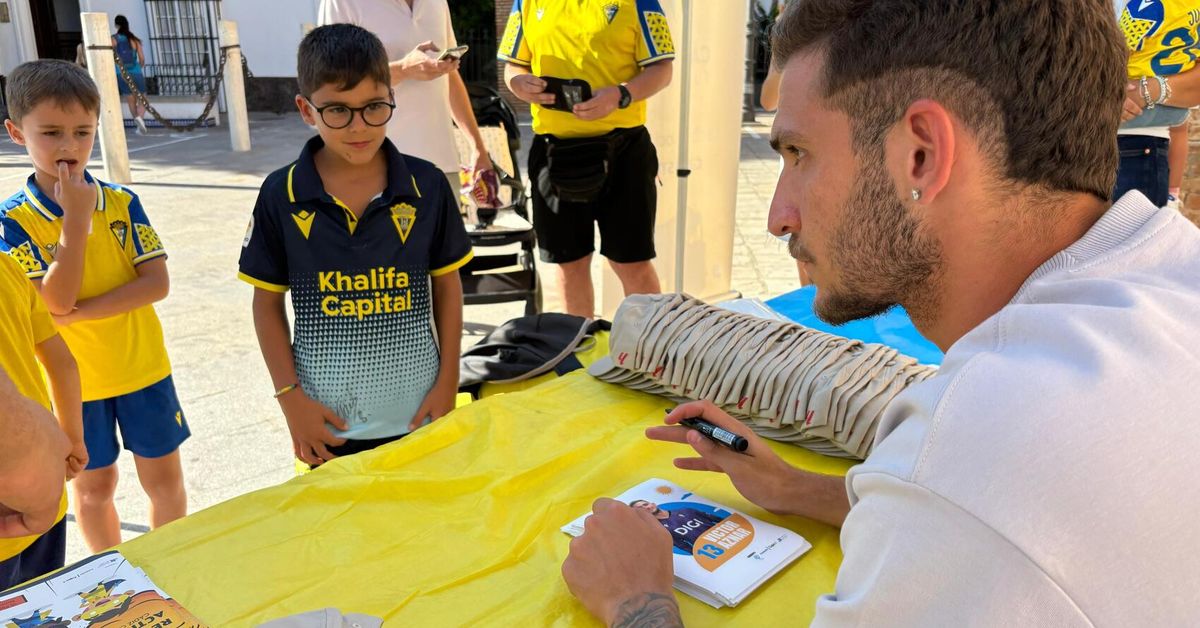 Víctor Aznar lleva un trozo del Cádiz CF a Benalup