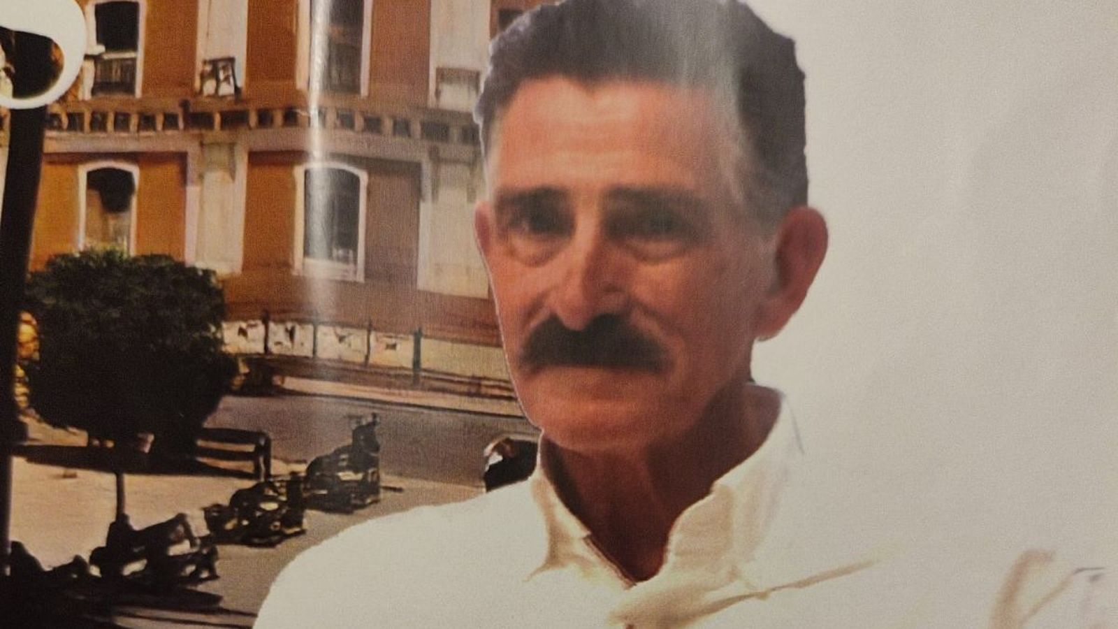 Manuel Ramos rompe su silencio y lleva ‘La Sombra de los Recuerdos’ a la Sala 1900 de Huelva