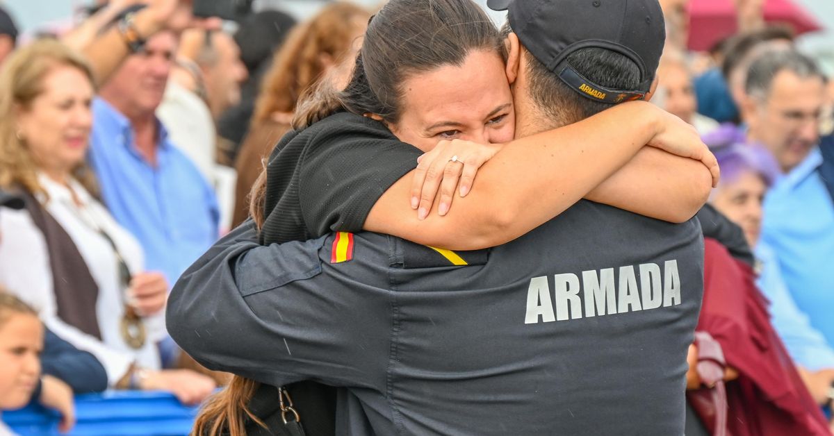 Las imágenes de la llegada de la fragata 'Navarra' de la Armada a la ...
