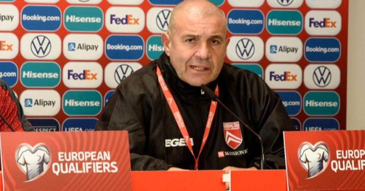 El seleccionador de Gibraltar, Julio Ribas, presenta su dimisión