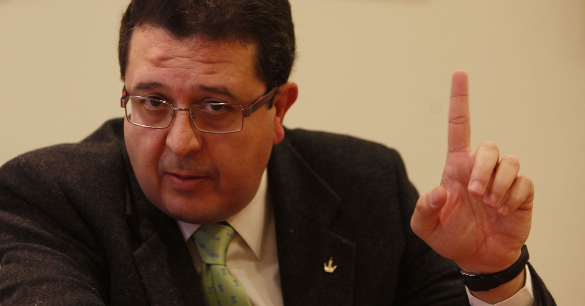 Queja de la acusación contra el juez por no incluir a la esposa de ...