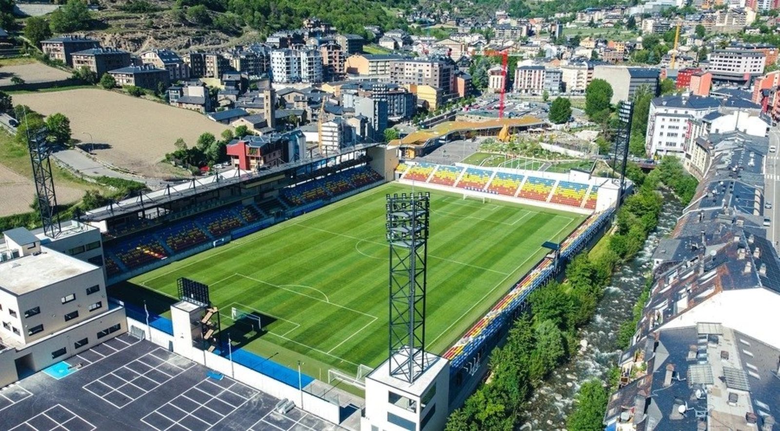 El Cádiz CF y el peligro de no tener estadio en el primer partido de ...