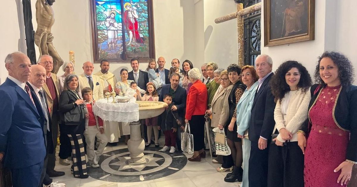 Imágenes del bautizo de Alonso Gómez Morilla en Cádiz