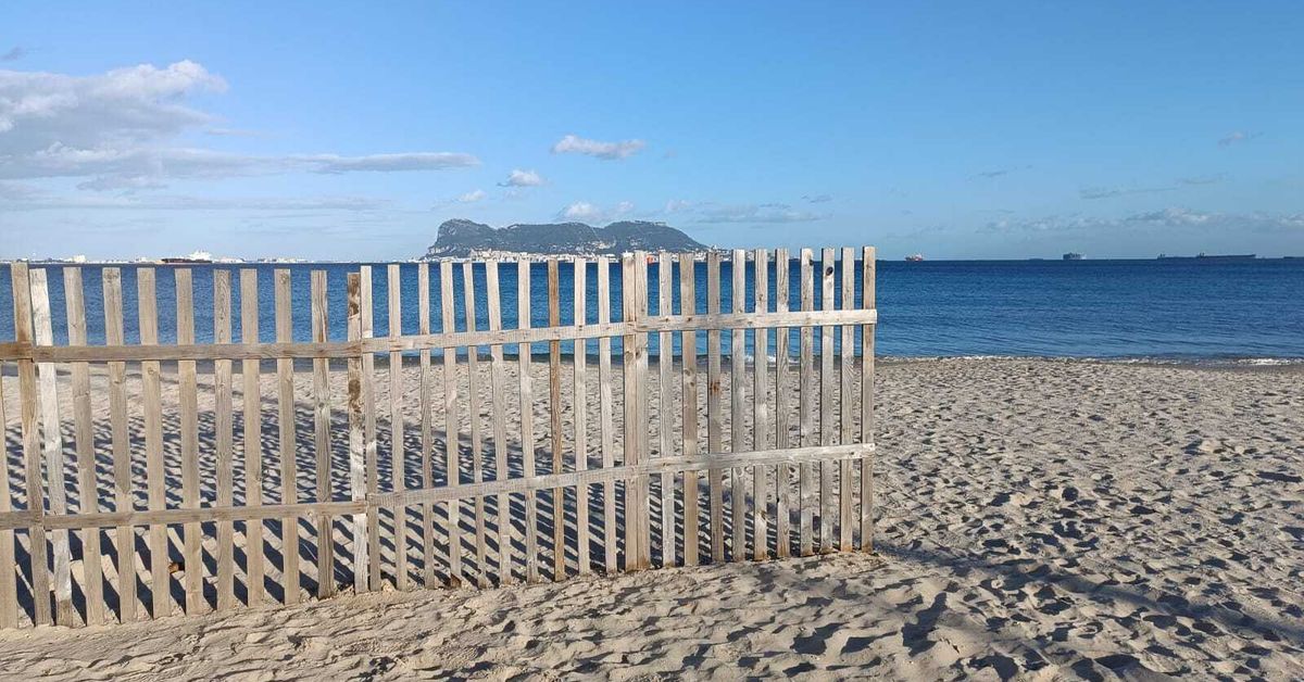 Un domingo de marzo en la playa del Rinconcillo de Algeciras