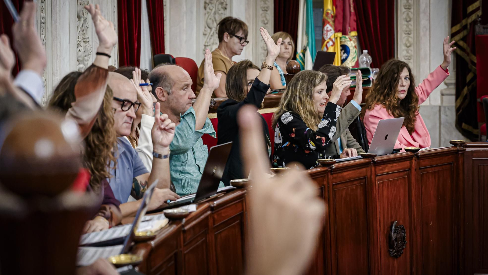 El PP pide instar al Gobierno a retirar la ley de condonación de deuda autonómica por los ...