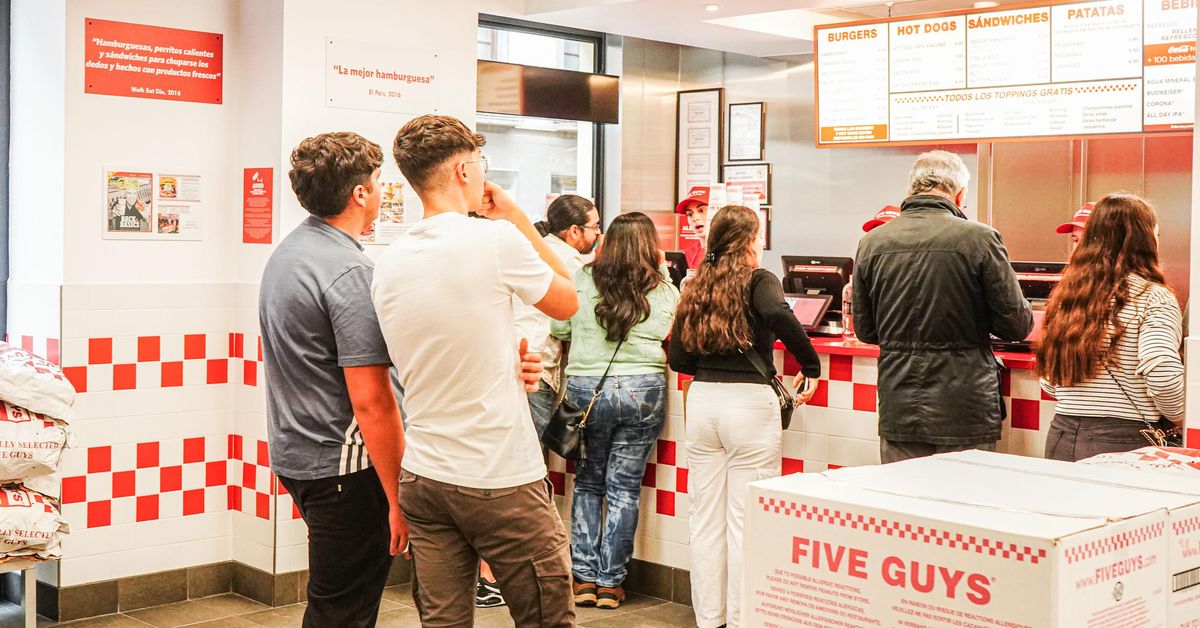 Five Guys, la hamburguesa que 'enamoró' a Obama quiere conquistar el Centro de Granada