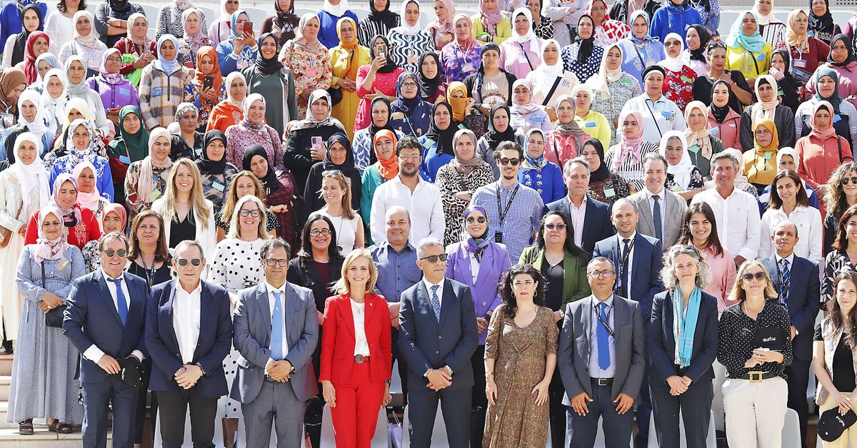 Imágenes de la entrega de los diplomas a las mujeres que han ...